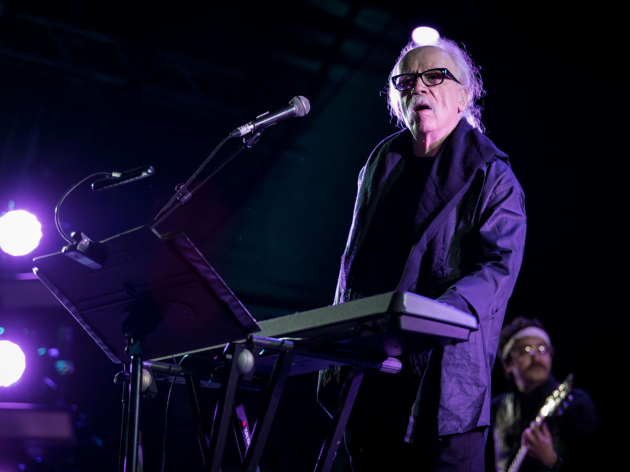 Daily Grindhouse | [CONCERT REVIEW] JOHN CARPENTER.... LIVE IN CHICAGO ...